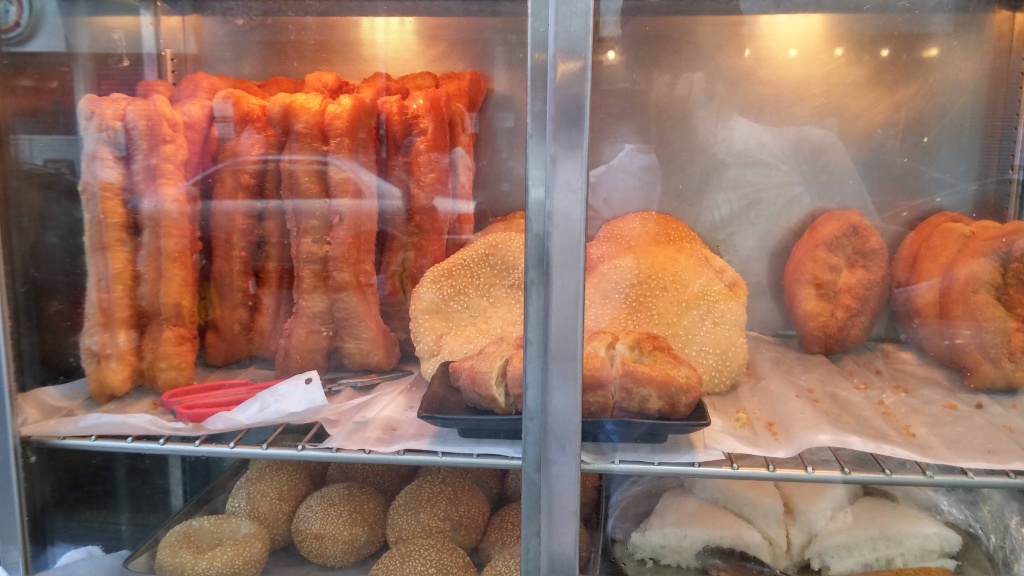 Soft outside and crispy inside – How to taste the Steamed Rice roll ...